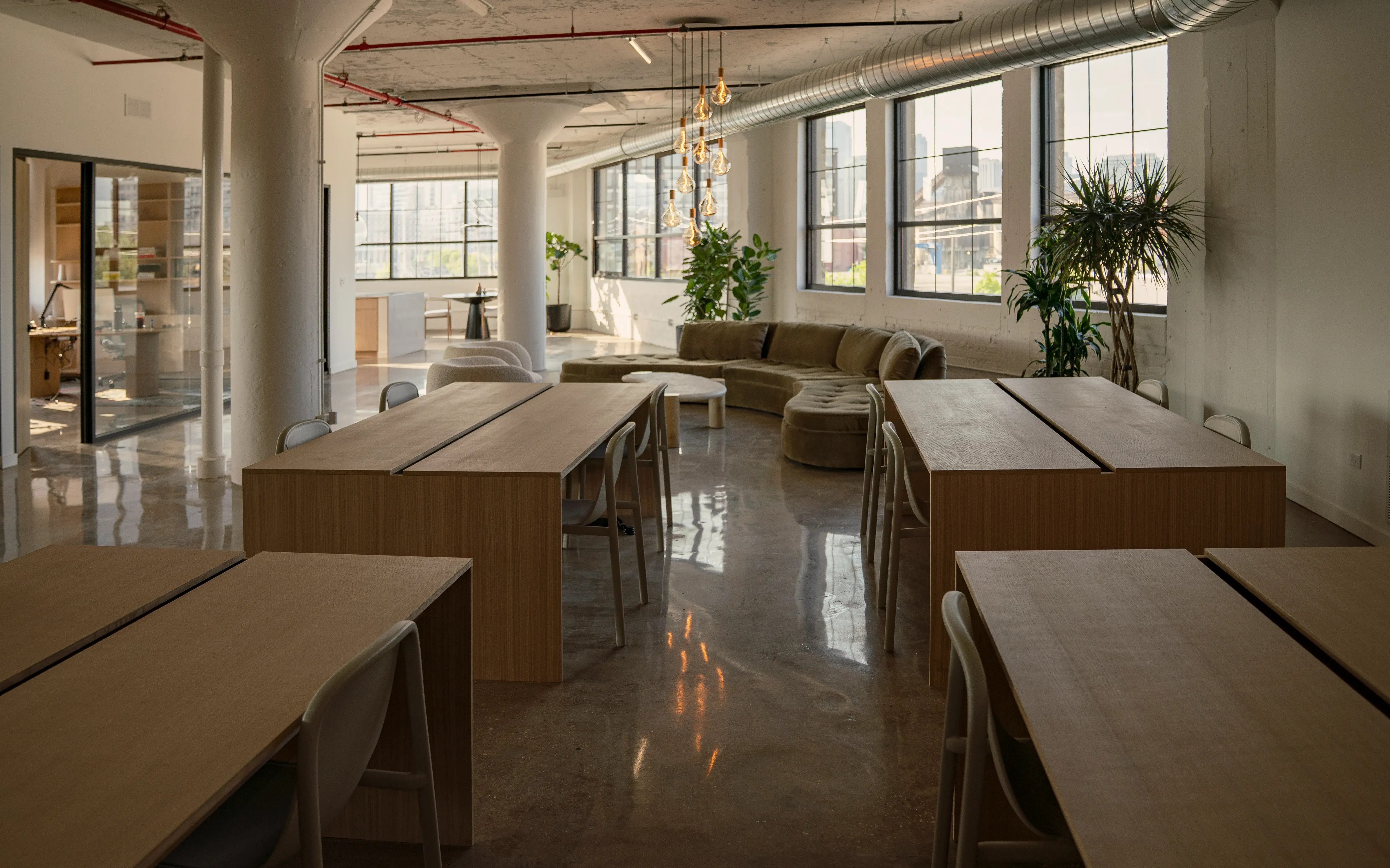 OUTPOST - A workspace for people who actually work